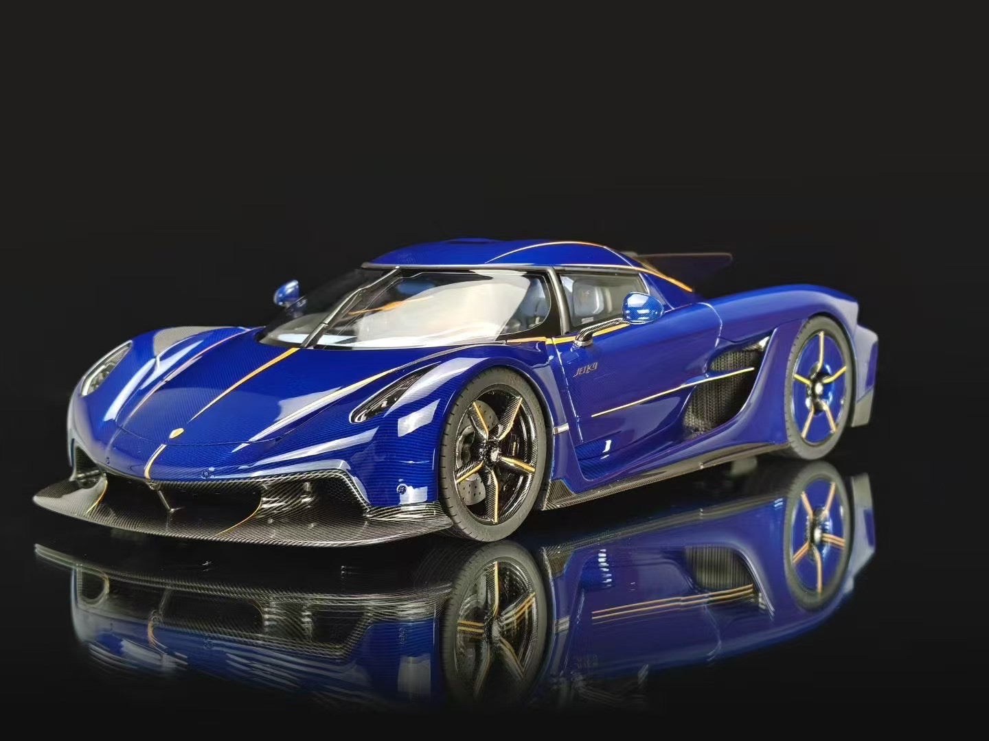 Frontiart 1/18 Koenigsegg Jesko Absolute Edition Carbon Dark Blue ...